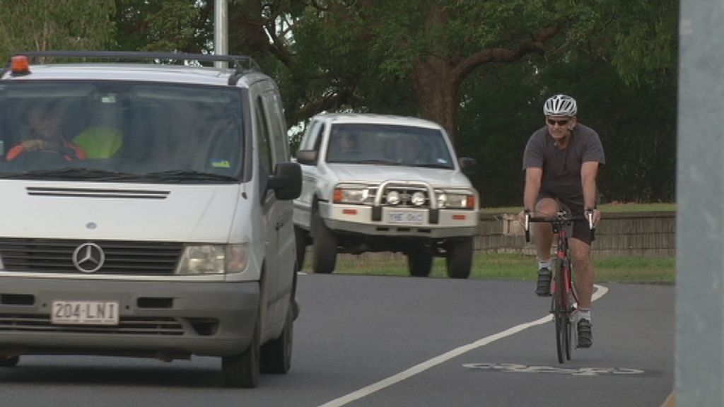 Bicycle safety groups welcome Qld law review - ABC News