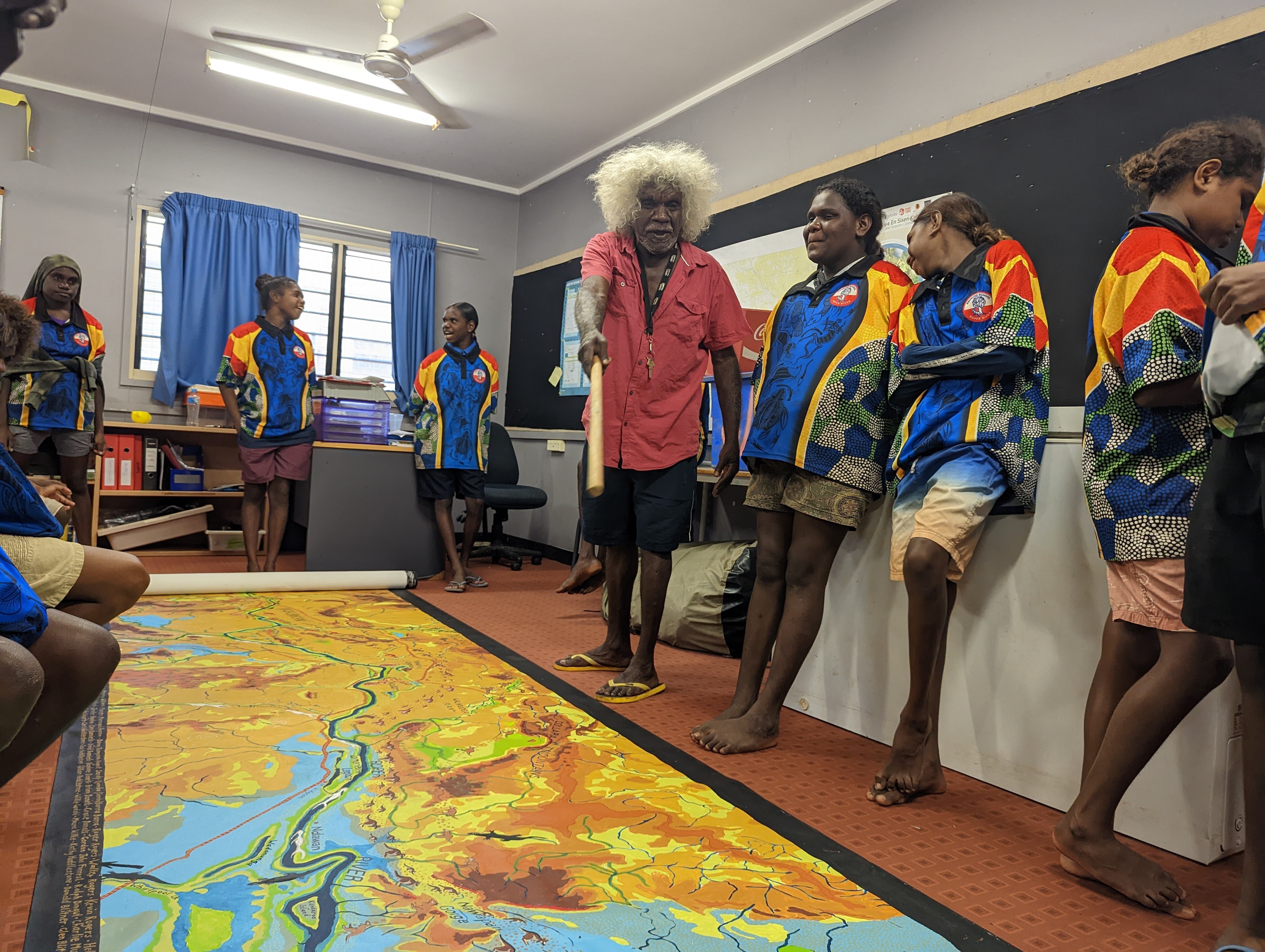 Arnhem Land traditional owners produce 13-metre map petition to lobby ...
