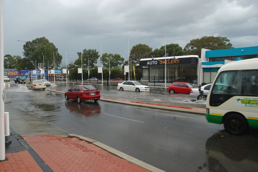 WA storms likely to taper off: weather bureau - ABC News