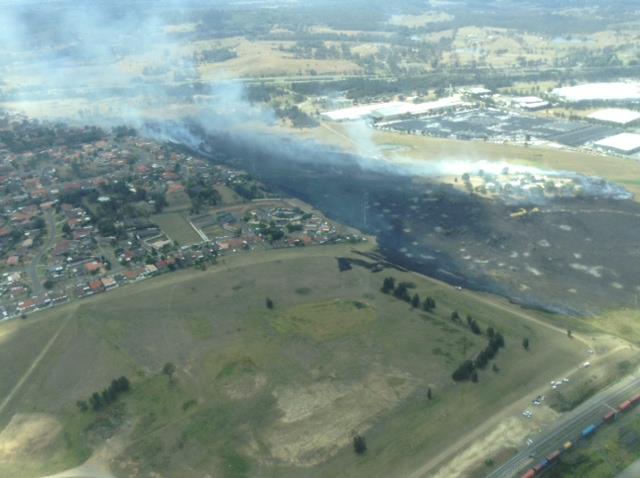 Threat eases for NSW firefighters - ABC News
