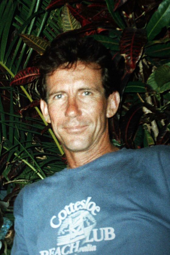 Stranded Aussies await rescue off S Africa - ABC News