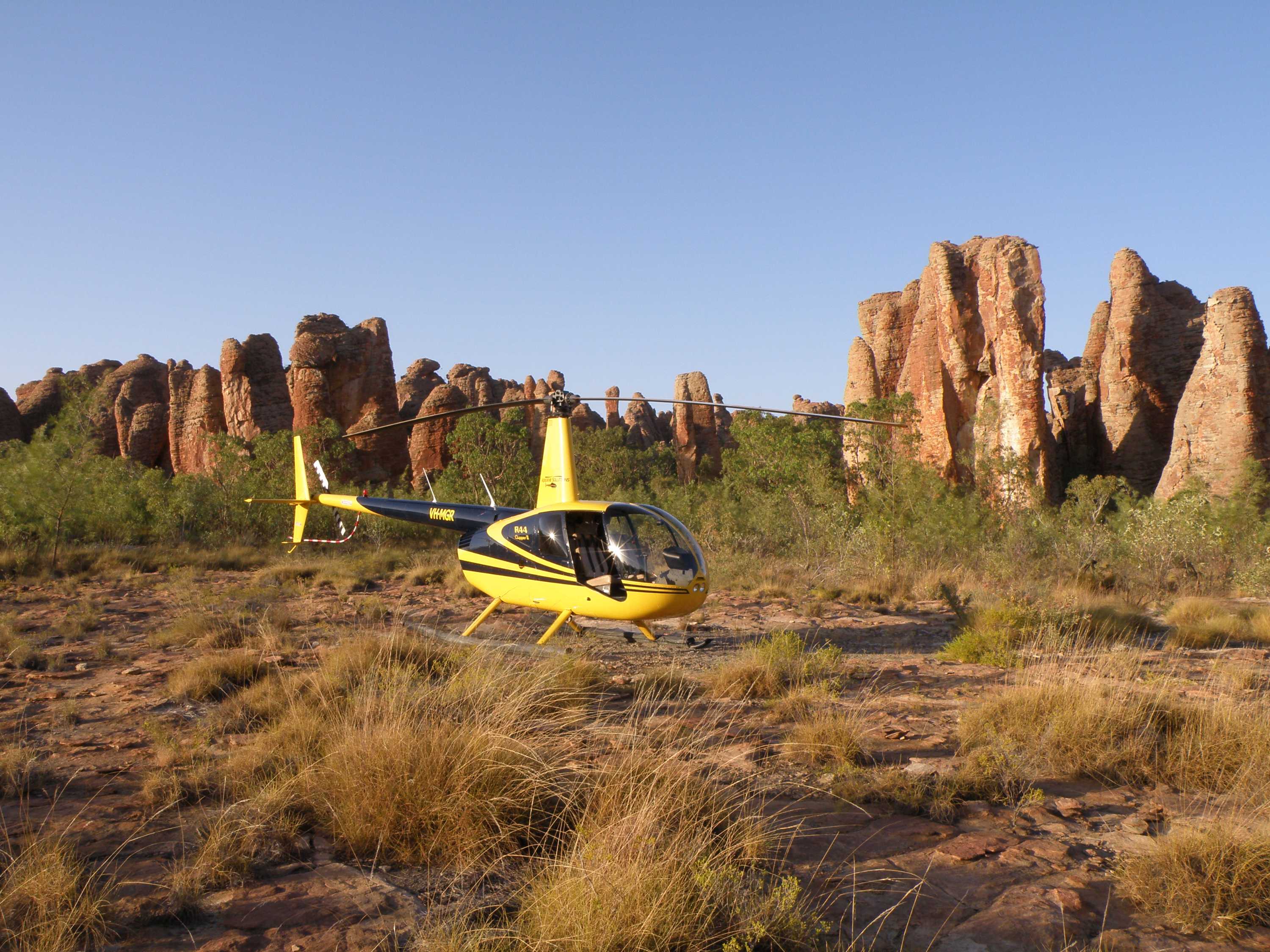 Pilot walks away from helicopter crash in Central Australia - ABC News