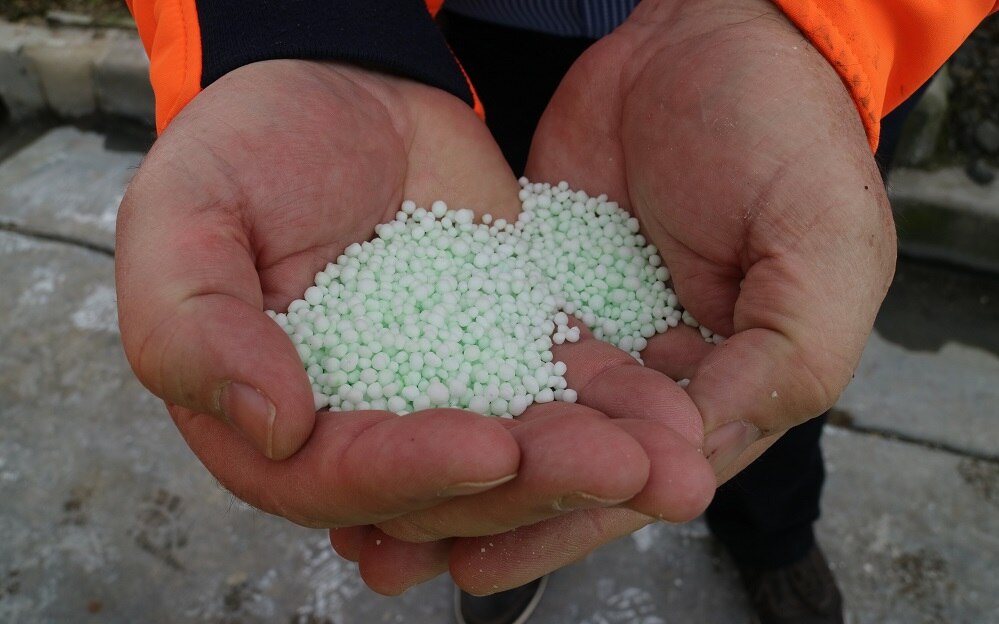 New liquid coating for fertiliser pellets - ABC listen