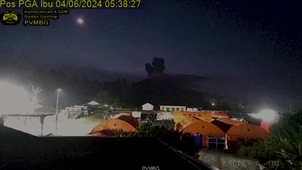 Indonesia's Mount Ibu volcano erupts yet again - ABC News