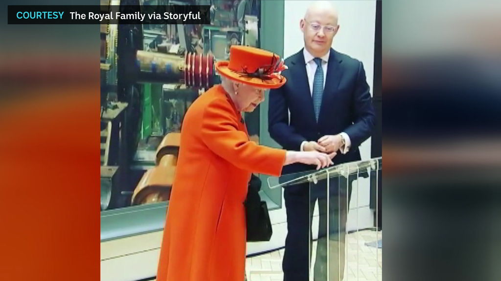 Queen posts to Instagram for the first time - ABC News