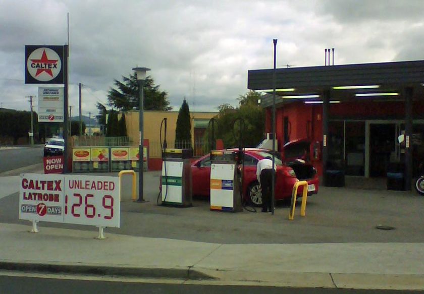 Caltex makes $300m grab for Mobil servos - ABC News