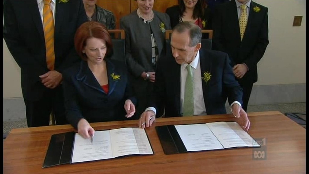 Gillard, Greens form alliance - ABC News