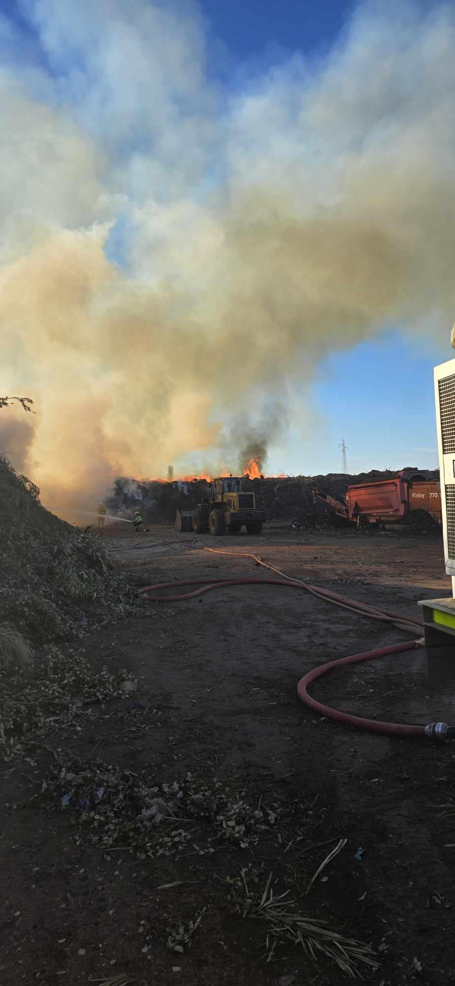 Fire rips through mulch facility as South Australia swelters through ...