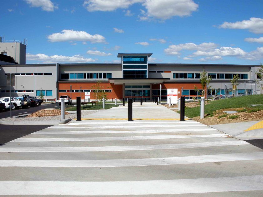 Bathurst Base Hospital loses accreditation to train medical registrars ...