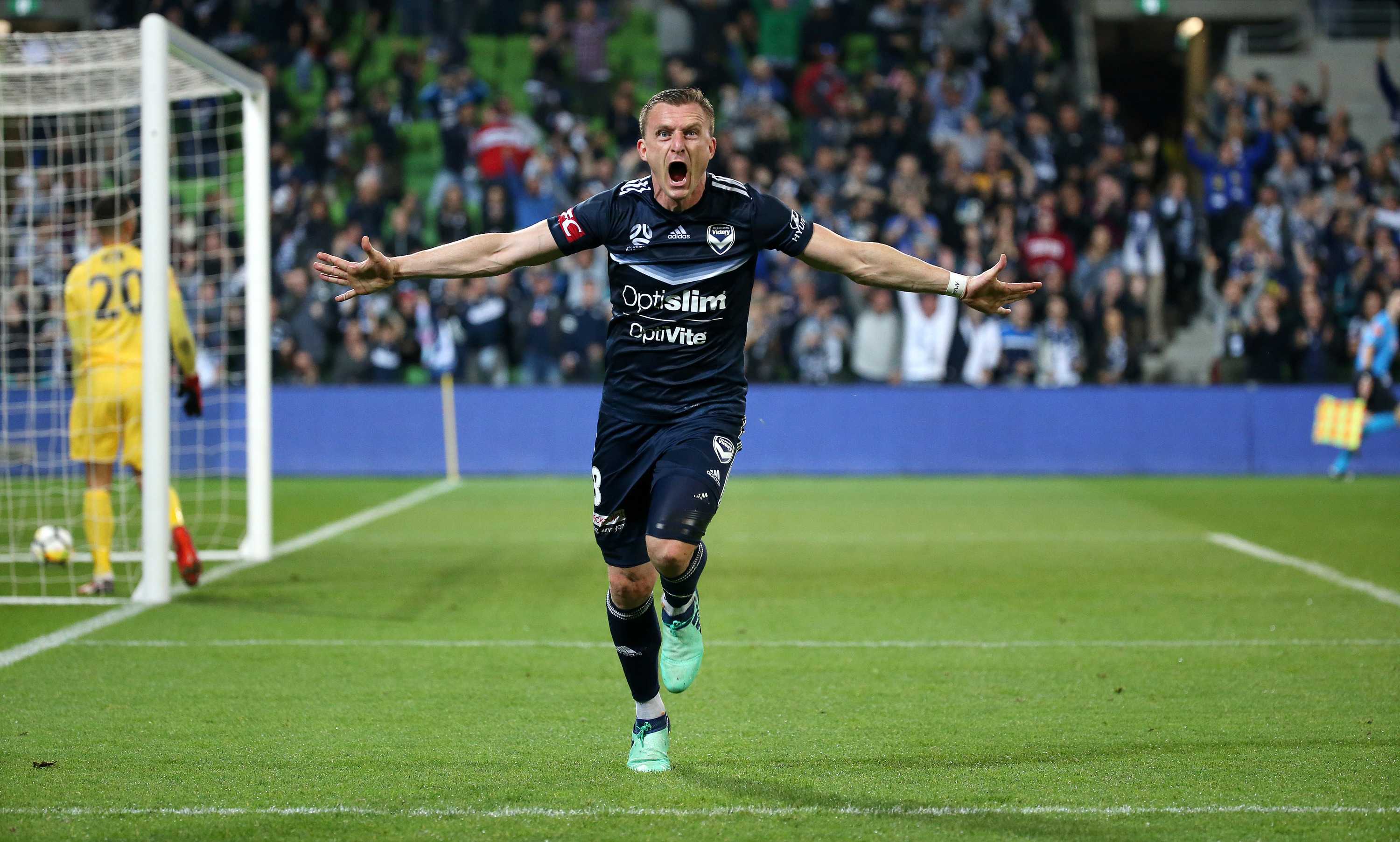 Besart Berisha's stunning overhead kick goal puts Melbourne Victory ...