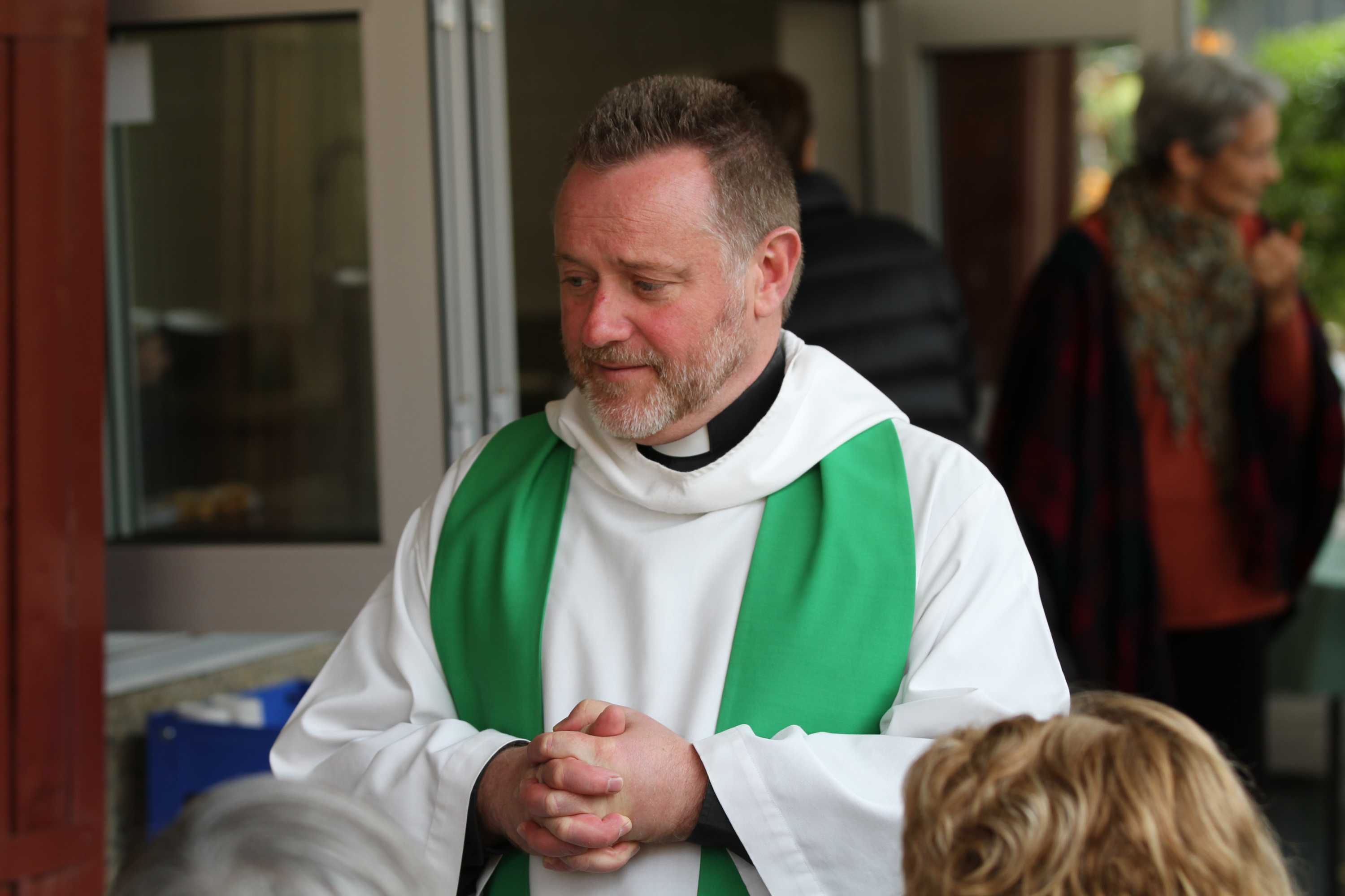 What drives the priest behind those controversial church signs - ABC News