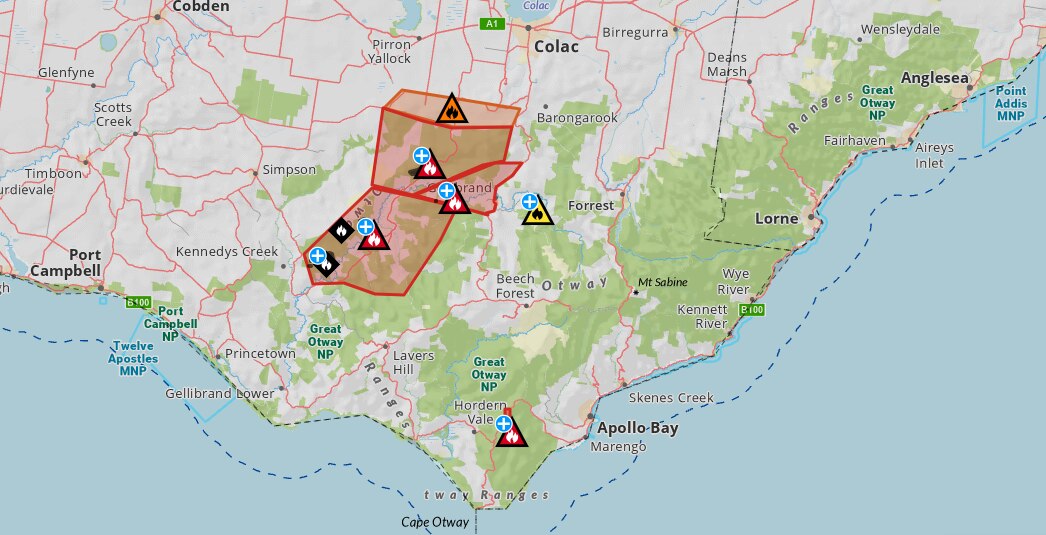 Victoria's bushfires spread as two blazes burn out of control in Otways ...