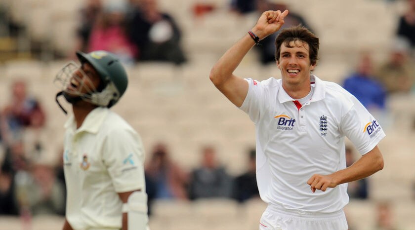 Finn bats away Watson bouncer - ABC News