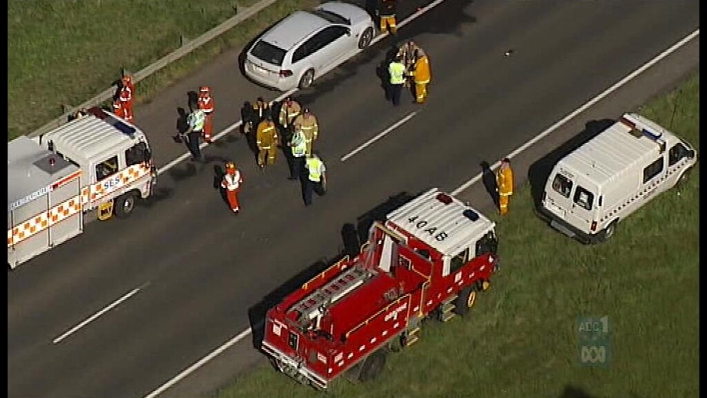 Nine hurt in freeway minivan crash - ABC News