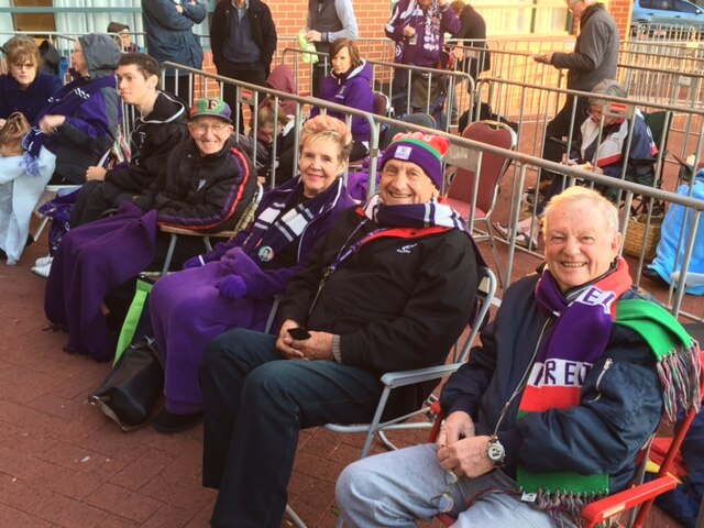 Dockers fans queue for tickets as finals fever hits WA - ABC News
