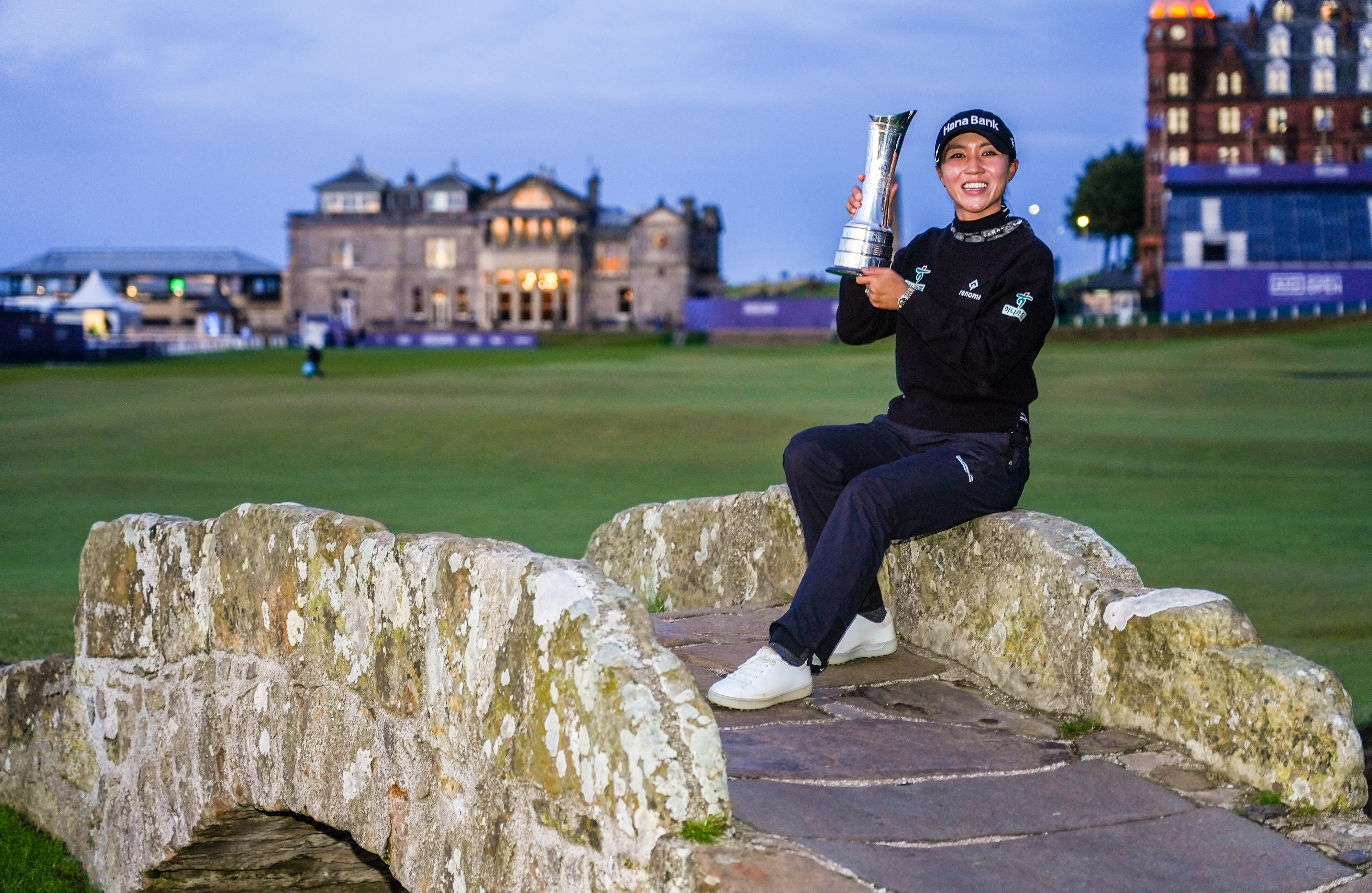 Former bikie-turned-golf pro Ryan Peake in contention through two ...