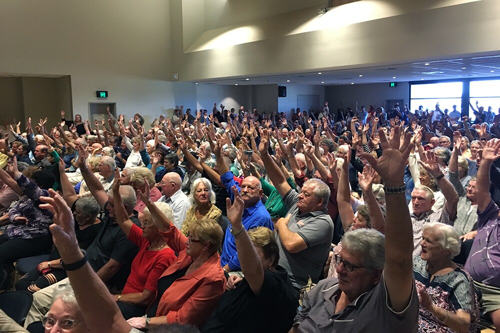 Hundreds show their support in reinstating Bega surgeon at South East ...