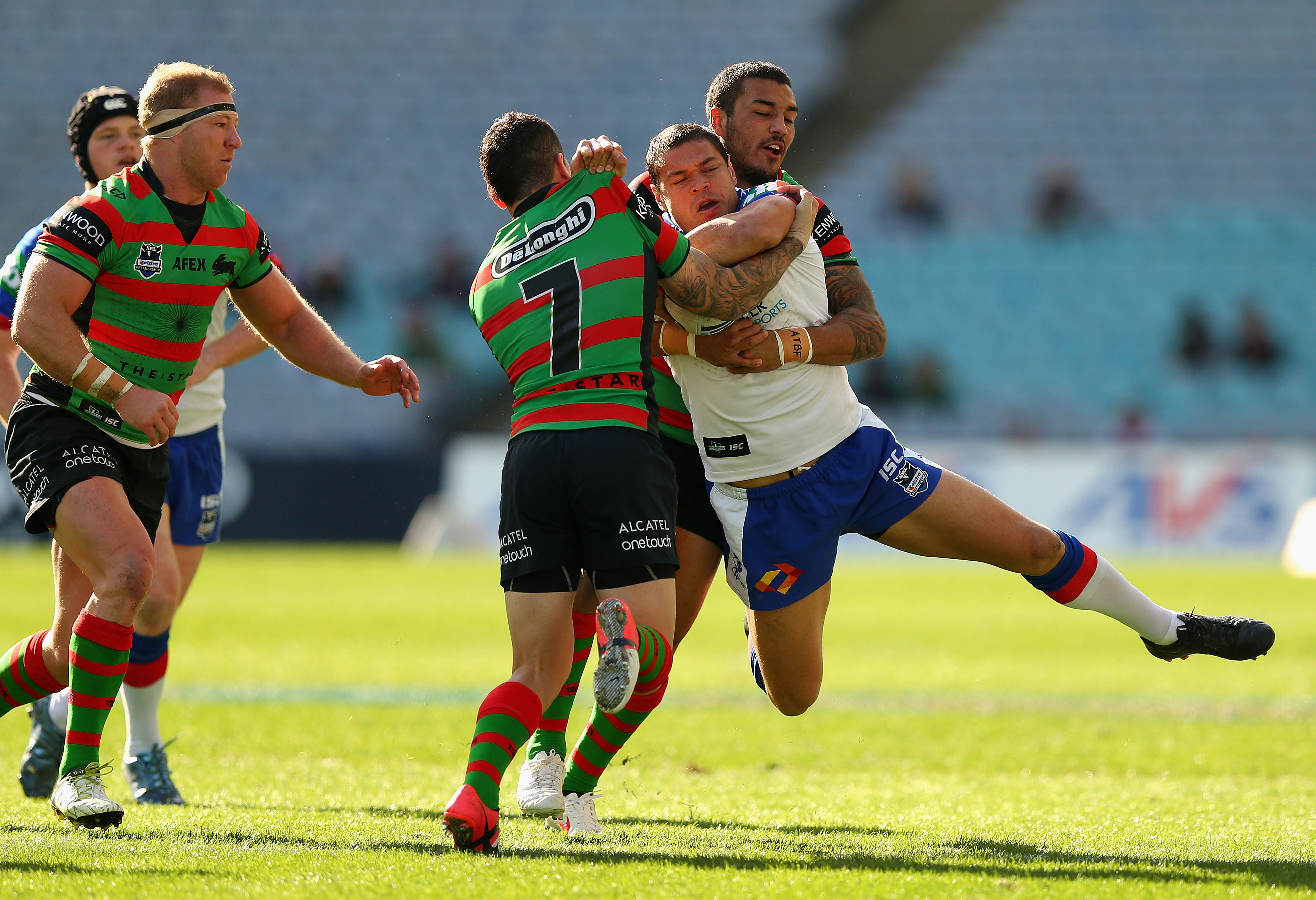 Mason steams as Rabbitohs roll Knights - ABC News