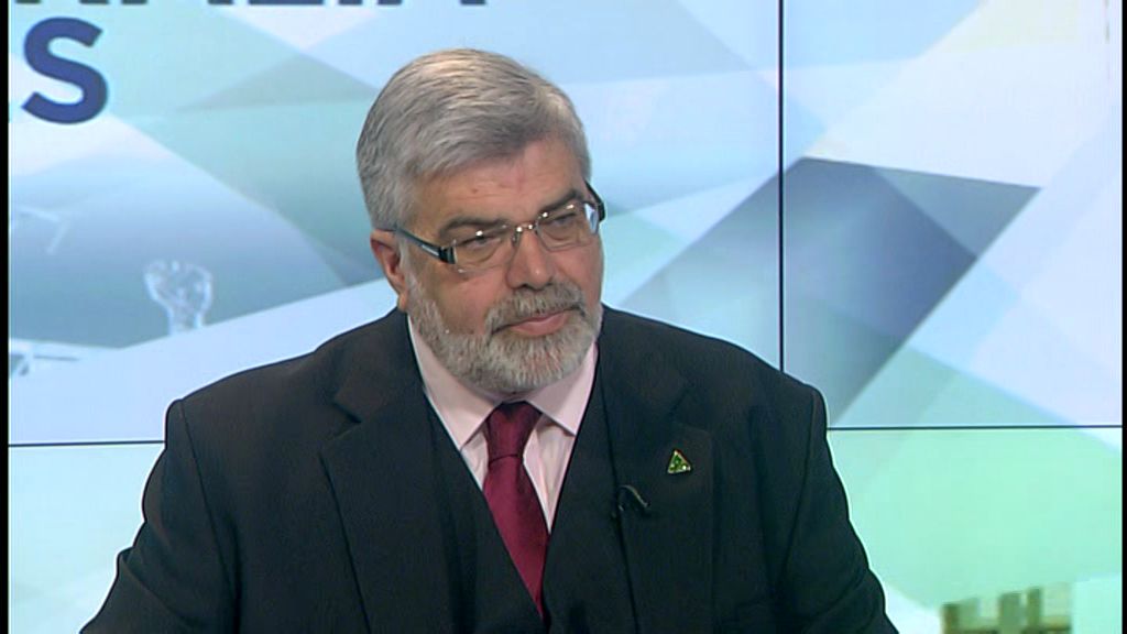 Kim Carr announces Australian-made policy for government car fleets ...