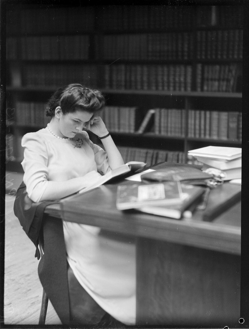 On Carrie Tiffany's Exploded View, Peggy Frew's Islands, Taylor Jenkins ...