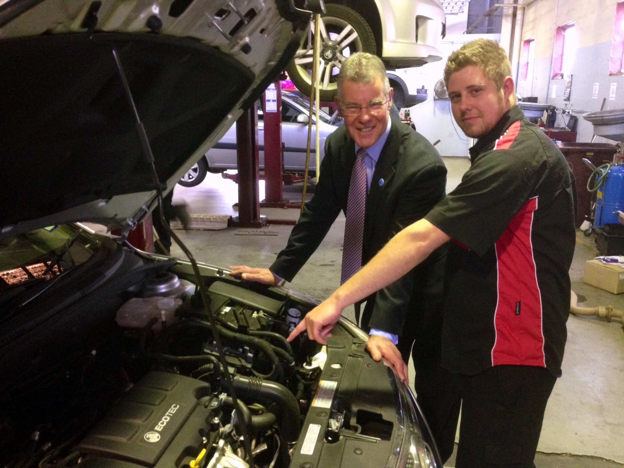 'Taster' one-year apprenticeship program to tackle Geelong skills ...