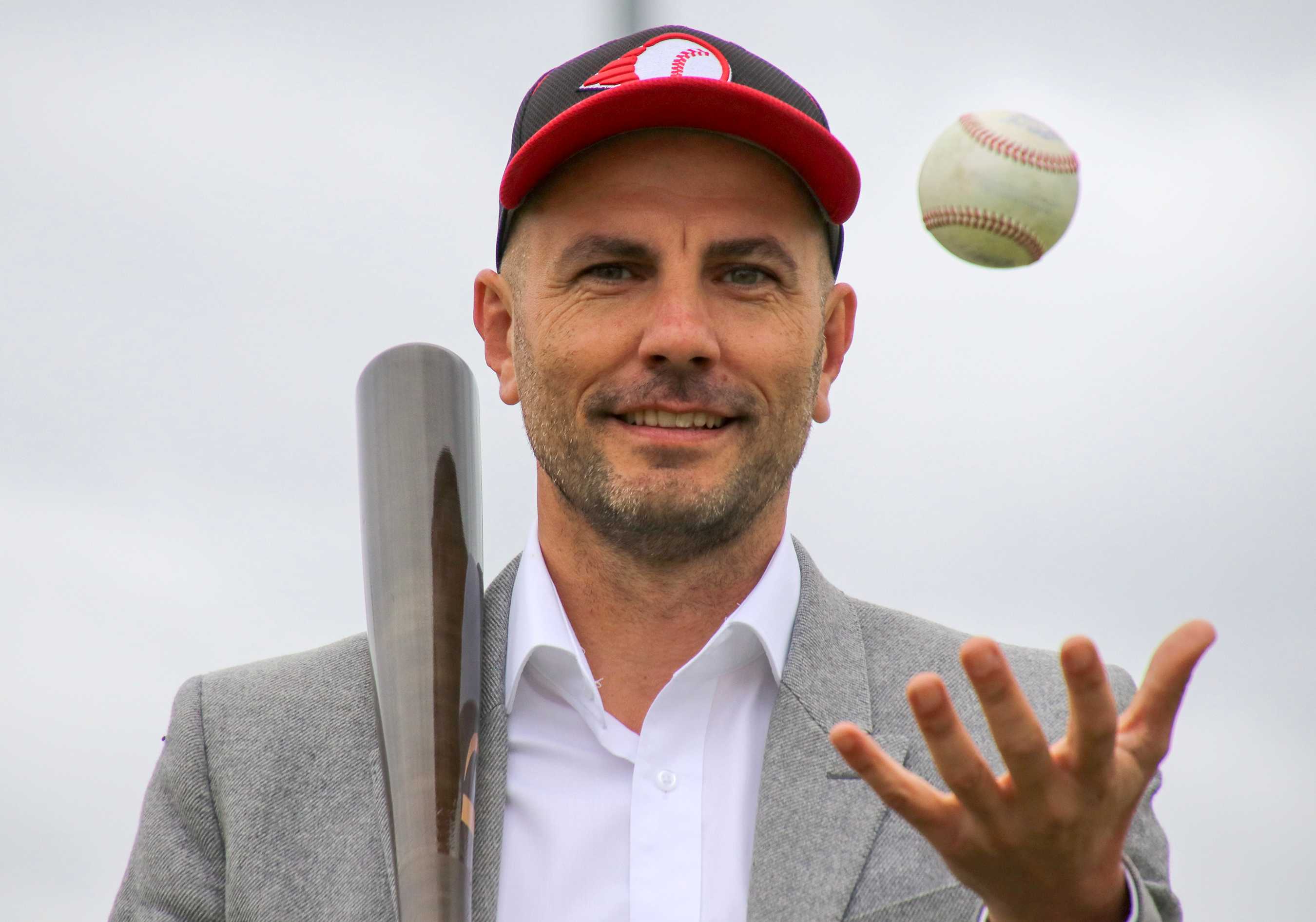 Perth Heat to give players, staff option of being paid in Bitcoin - ABC ...