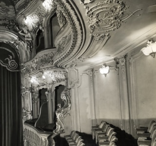 Dozens injured after ceiling collapses at London's Apollo Theatre - ABC ...