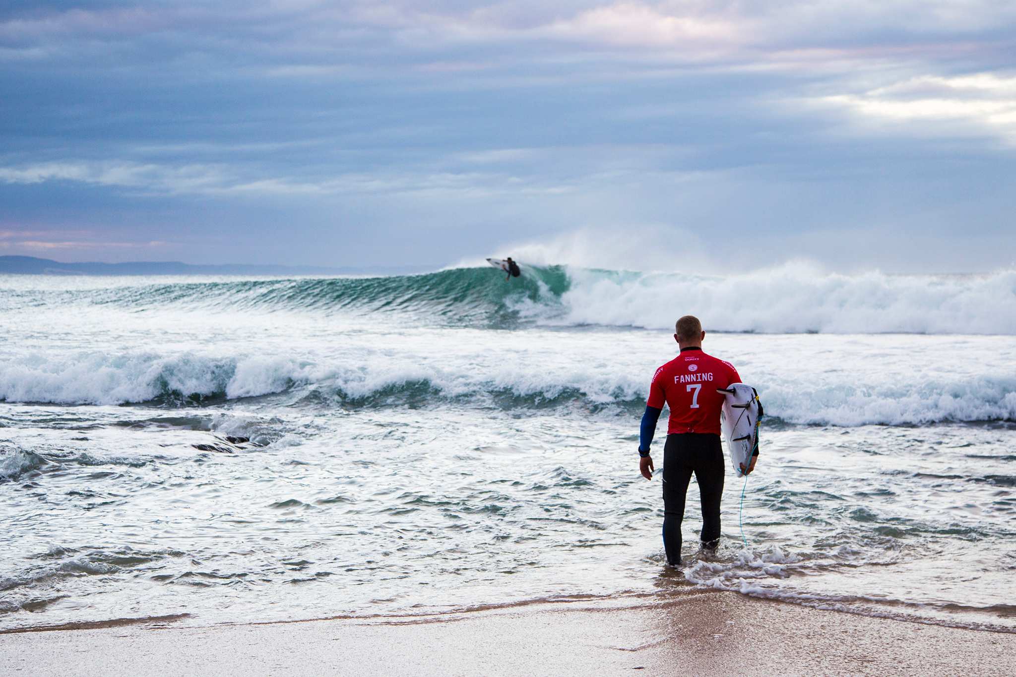 Mick Fanning marks return to Jeffreys Bay event with first-round win ...