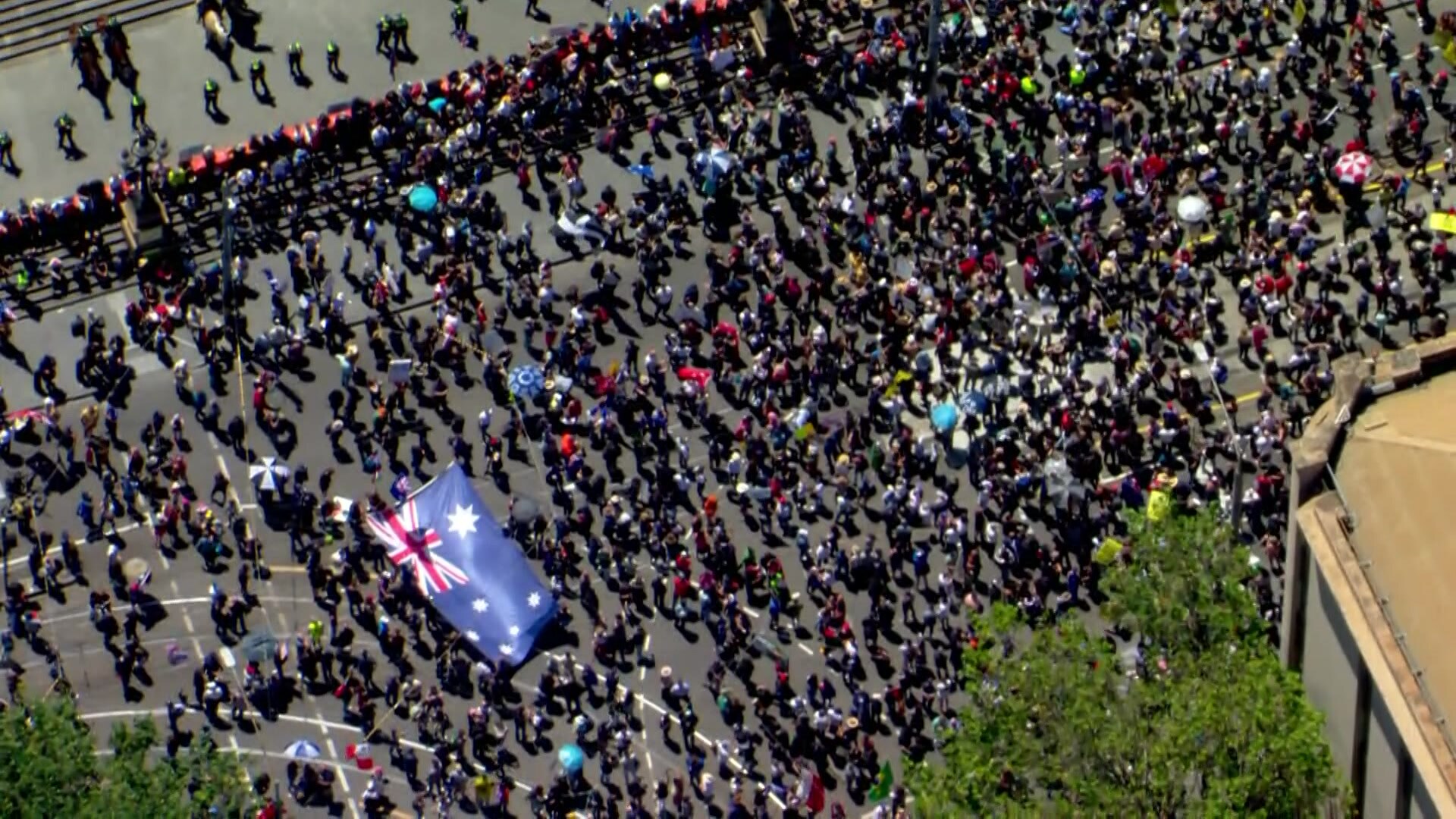 Thousands march against Victoria's new pandemic legislation as COVID ...