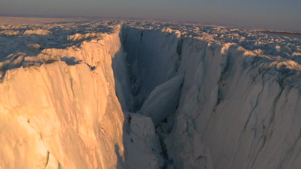 Massive iceberg calves off Antarctic ice shelf (Courtesy: Australian ...