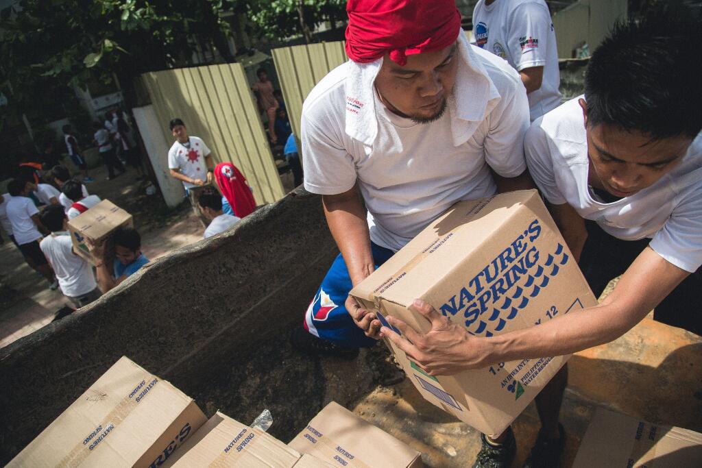 Philippines government faces criticism over slow typhoon response - ABC ...