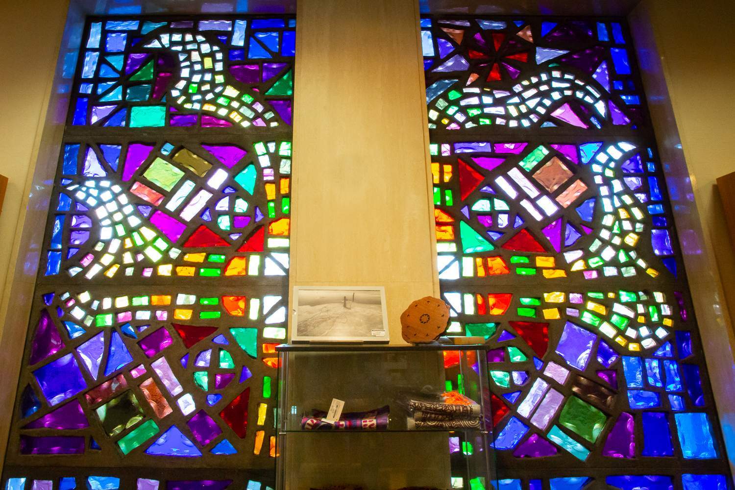 National Library of Australia reflects on building's dazzling stained ...