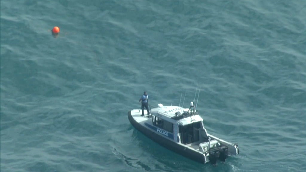 One man dead after boat sinks near Carnac Island off Perth coast - ABC News