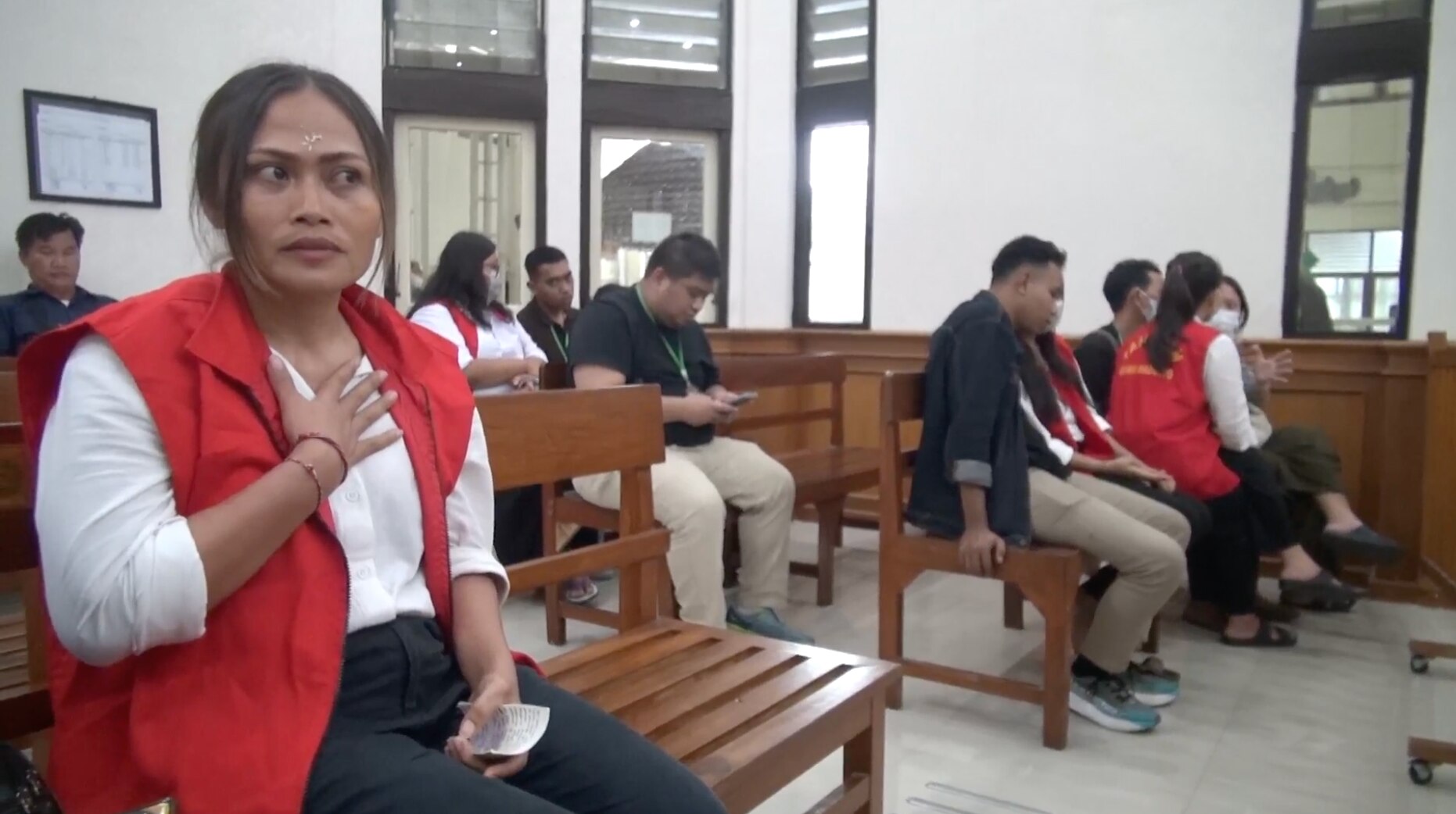 Estranged wife says former AFL star Rick Olarenshaw operated illegal Bali brothel - ABC News