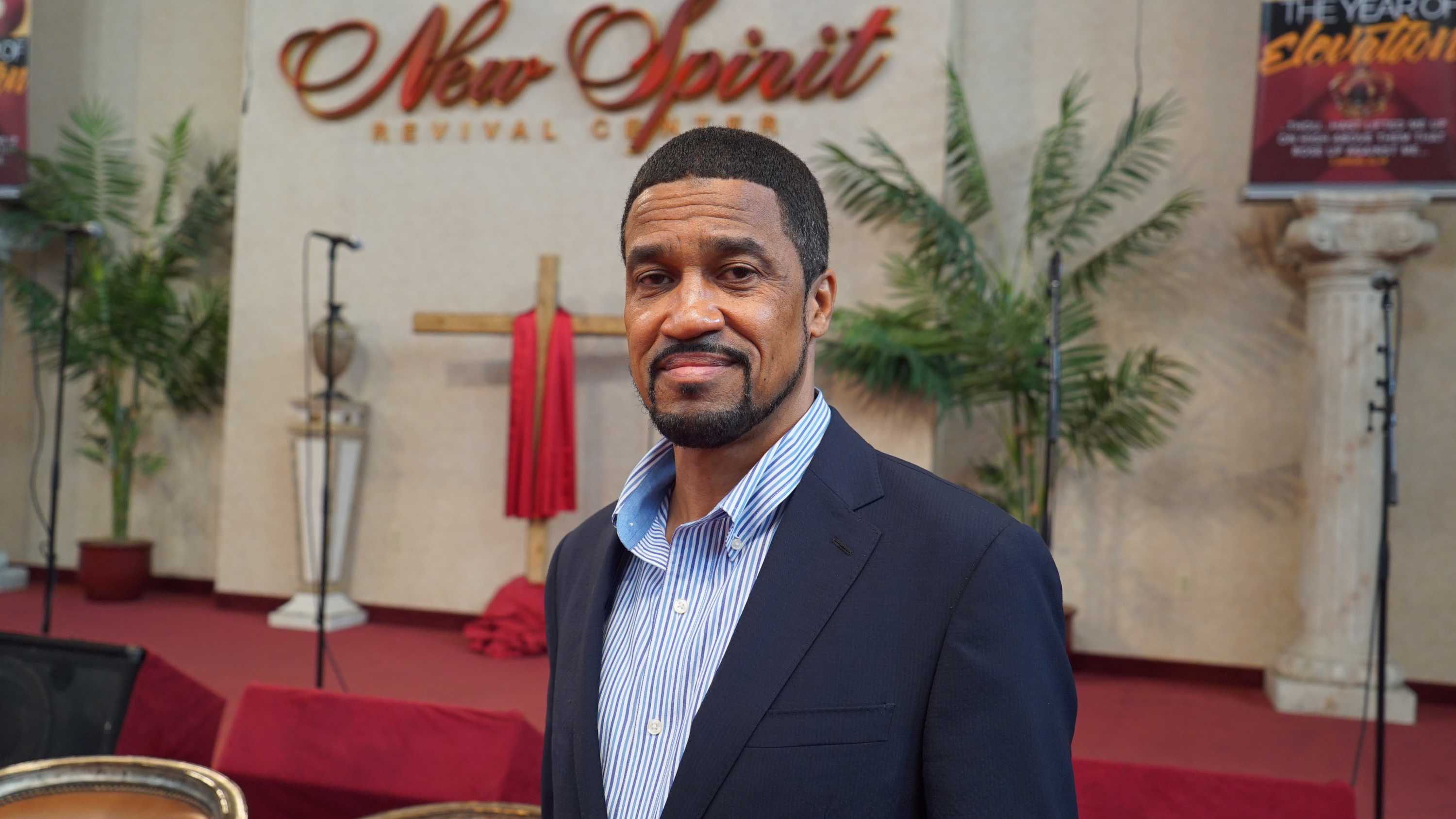 US election: Black preacher Darrell Scott says Donald Trump would be ...