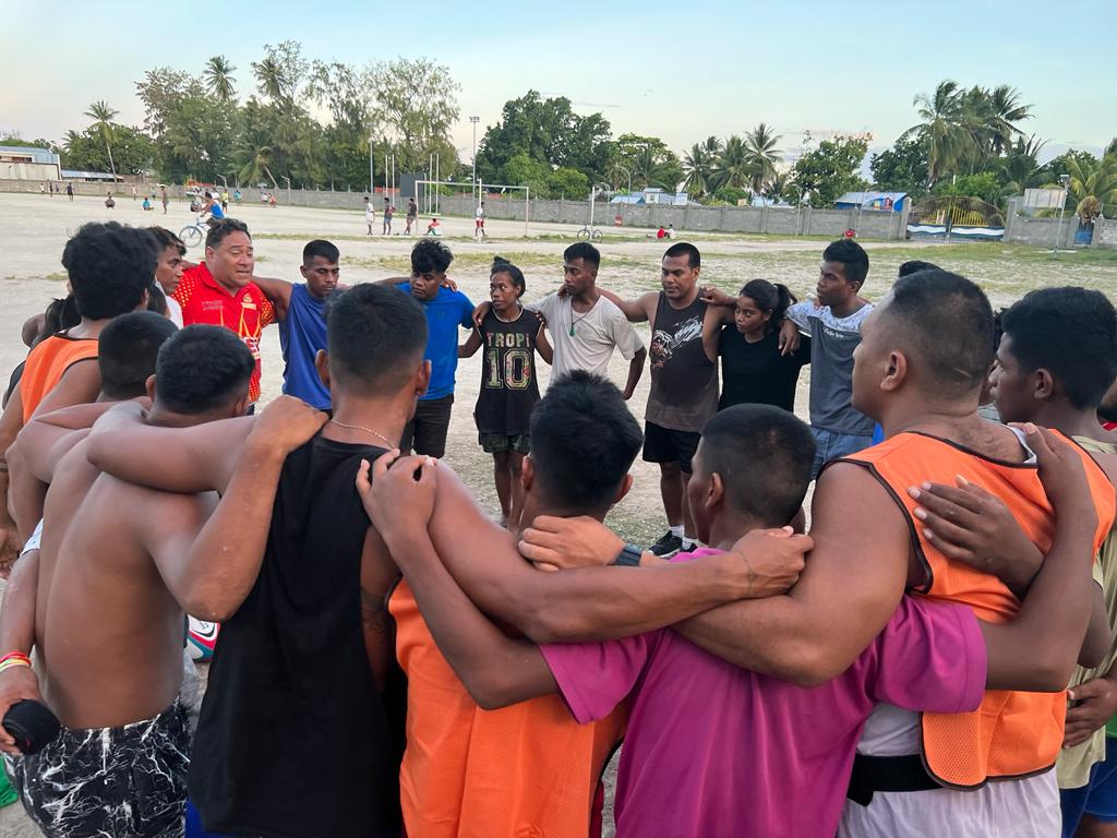 Barefoot rugby sevens players from Kiribati out to impress on ...