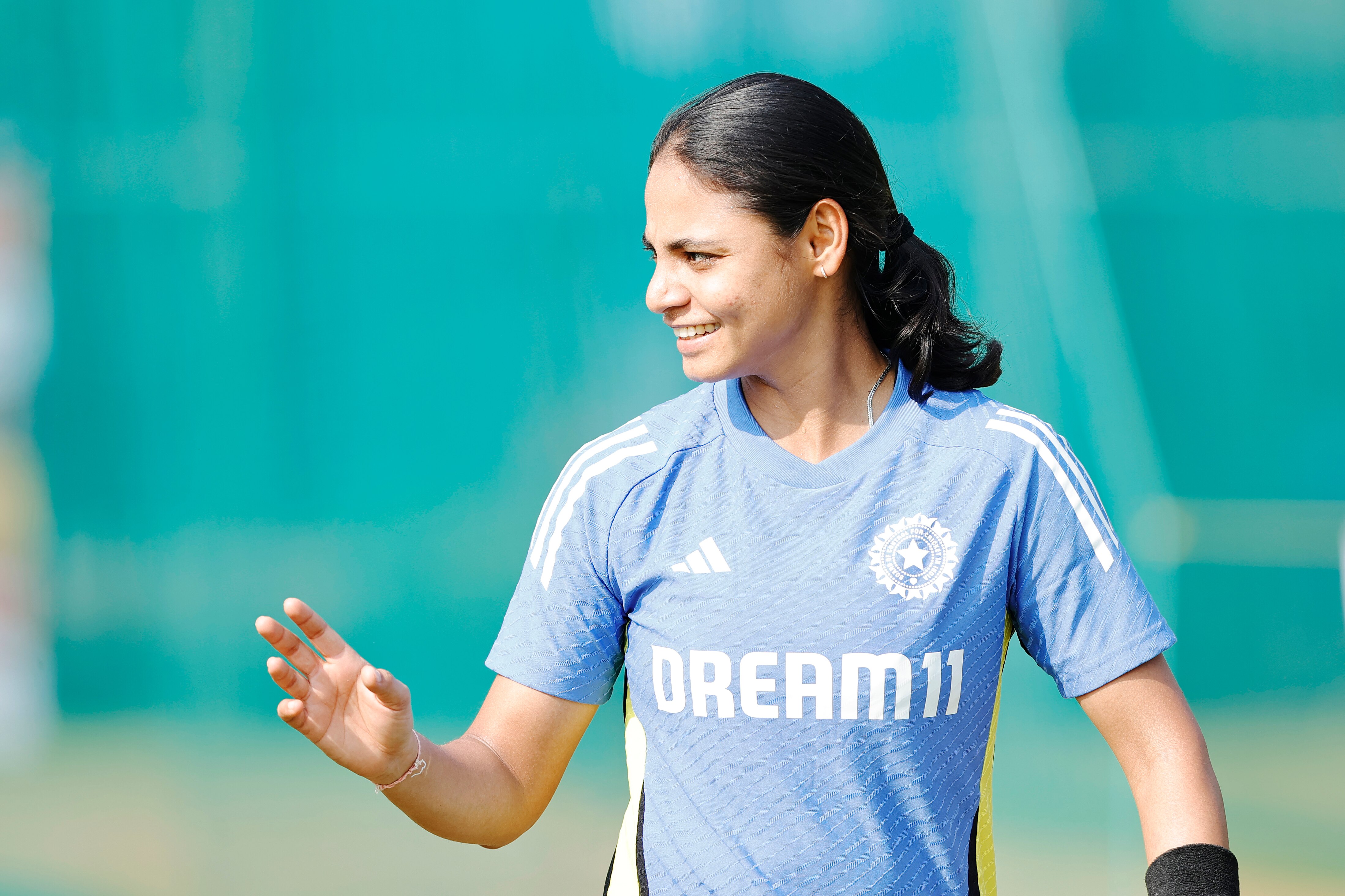 How the WPL's new bowler Saima Thakor almost chose football - ABC Asia