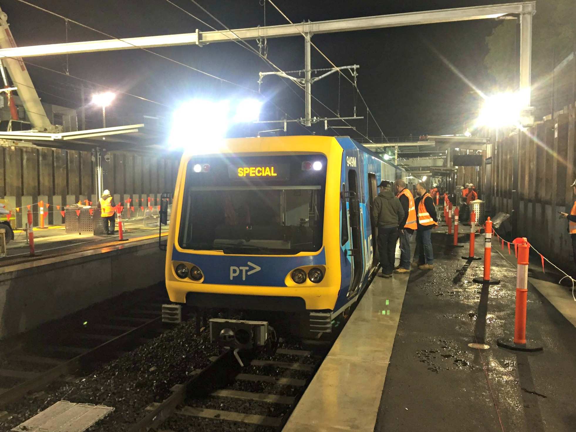 Trains return to Melbourne's Frankston Line after weeks of disruption ...