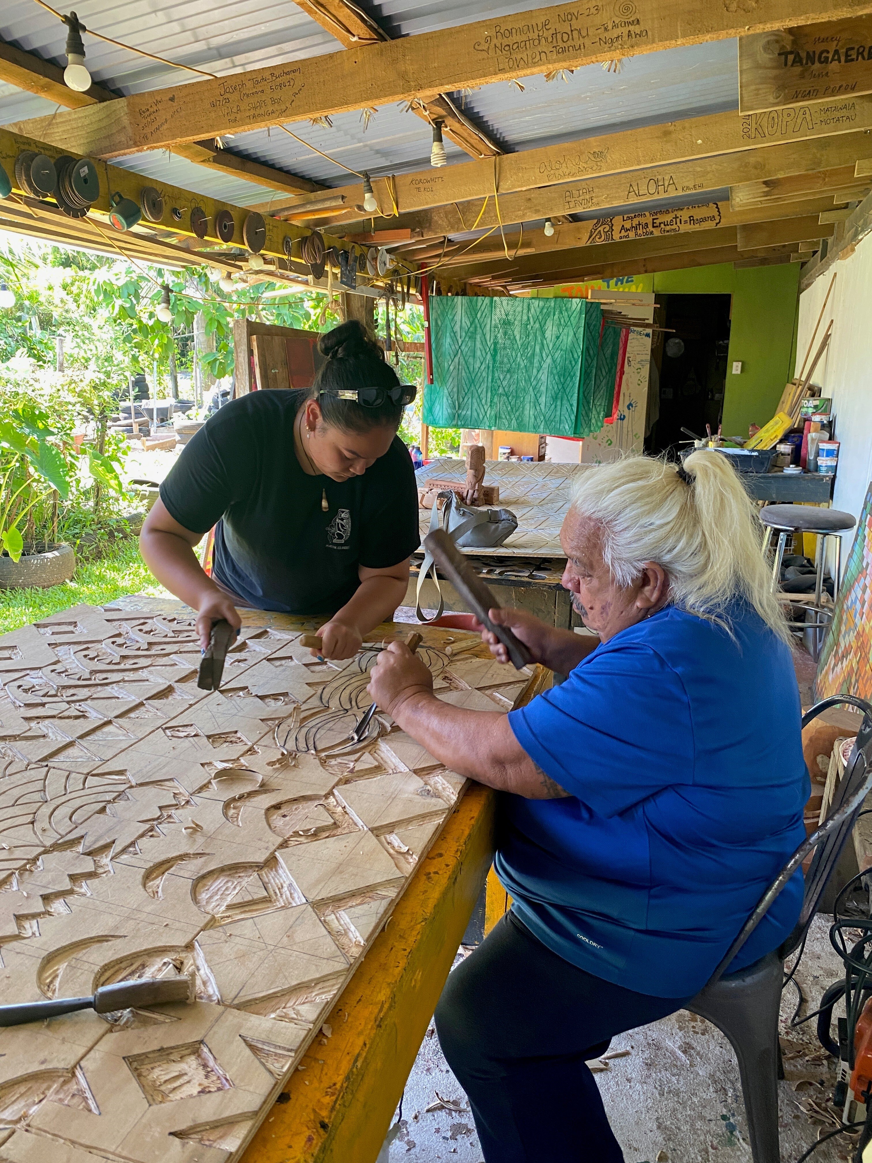 Learning from a master carver: Meet Cook Islander artist, Morgan Hogg ...