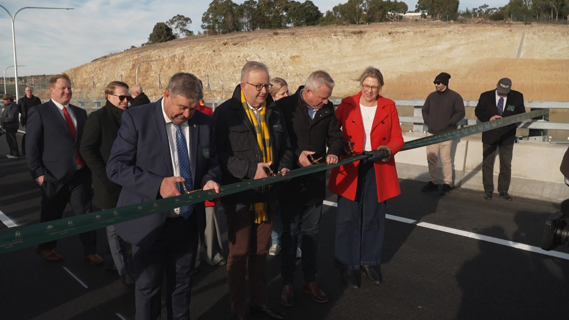 New Bridgewater Bridge opens to thousands of interested walkers after ...