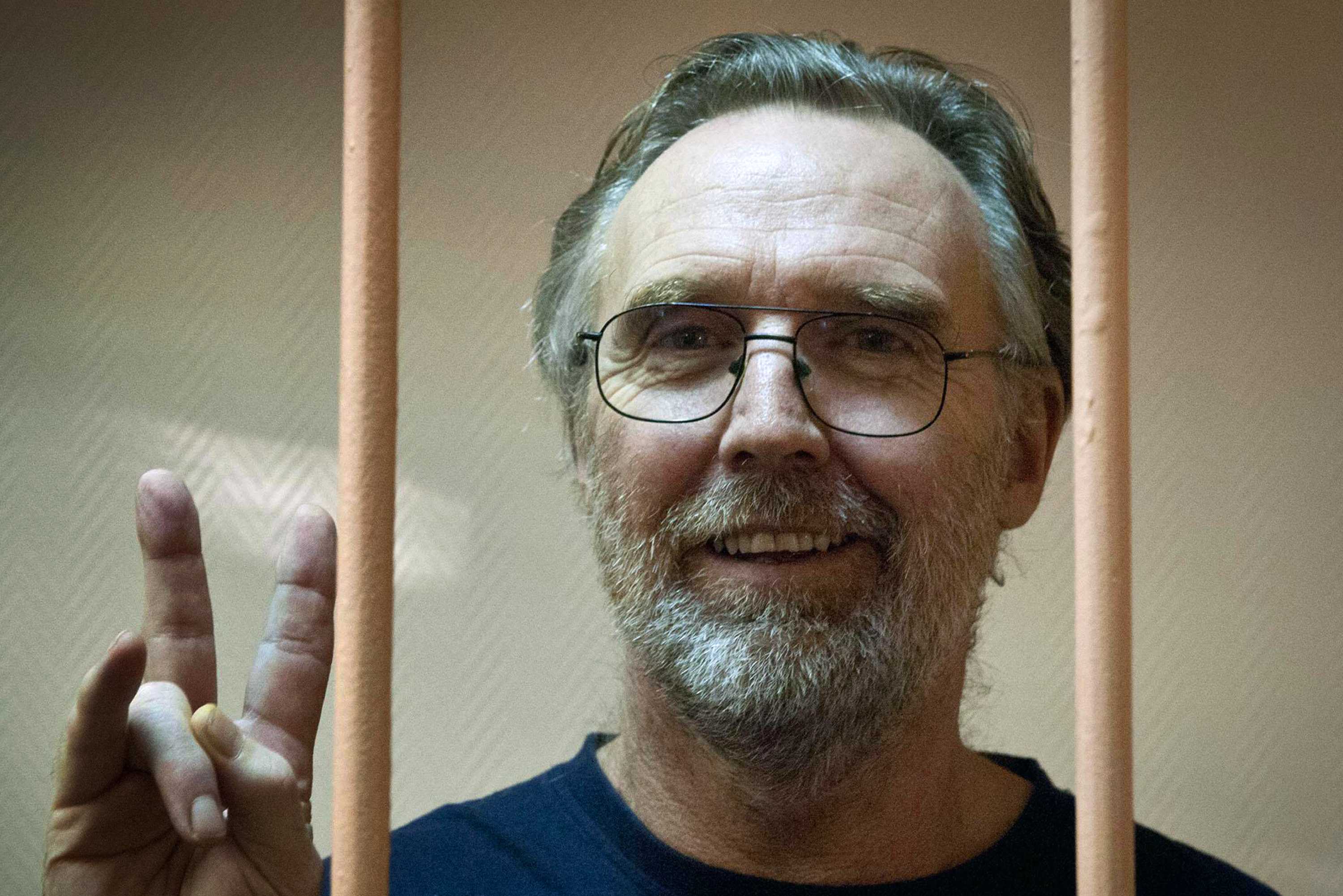 Australian Greenpeace activist Colin Russell granted bail in Russia ...