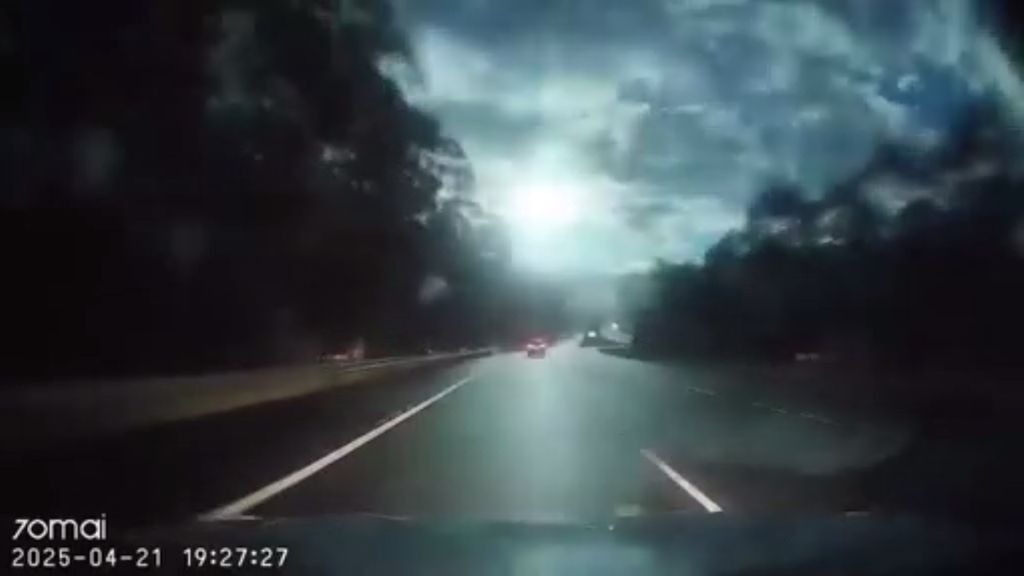 Motorist wowed by meteor sight - ABC News