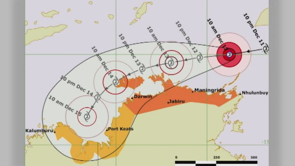 Cyclone track mapping explained - ABC News