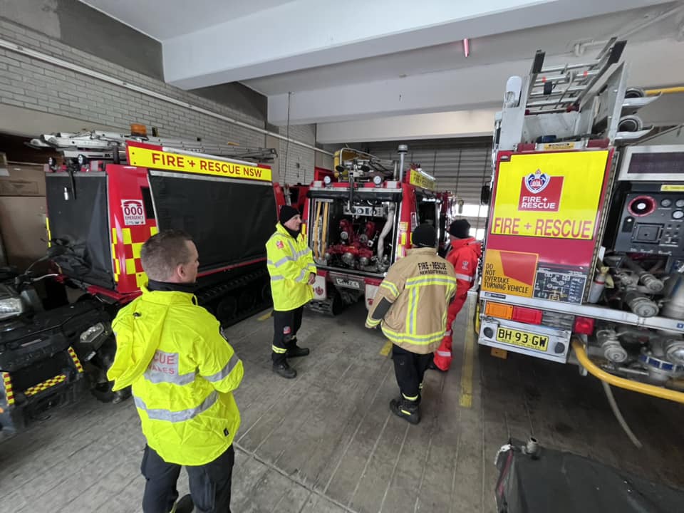 Broken Hill firefighters return from icy deployment to NSW's Perisher ...
