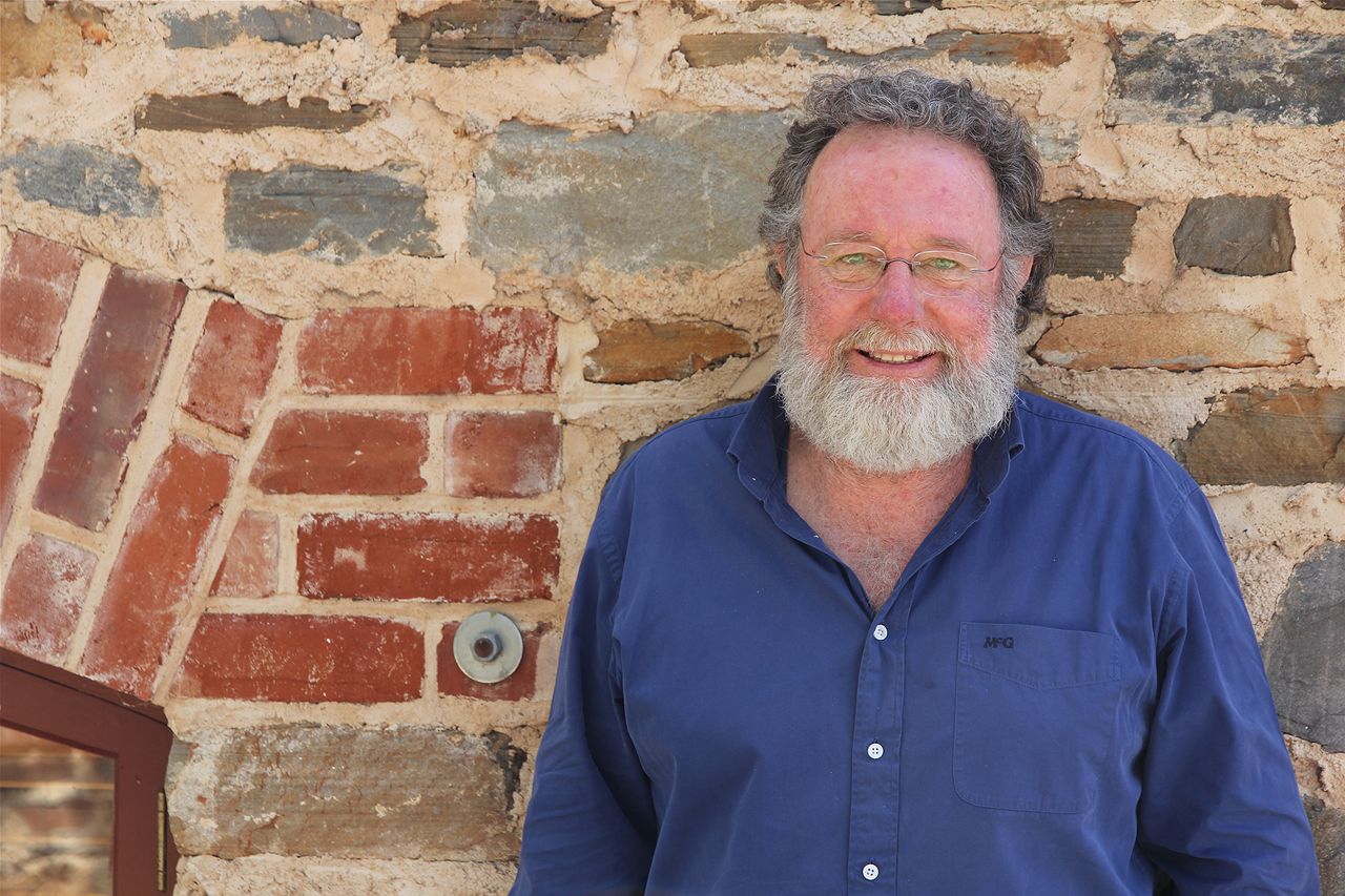 100-year-old winemaking modernises the industry - ABC News