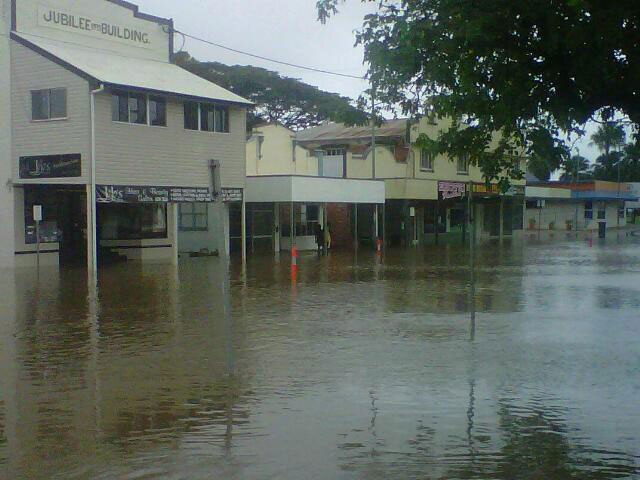 Towns flooded as downpour heads south - ABC News