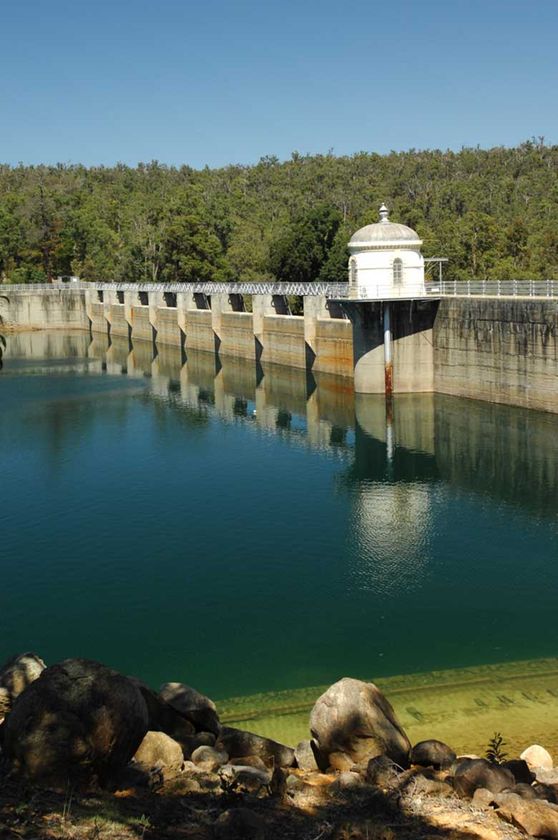 Perth dam levels up, rainfall down - ABC News