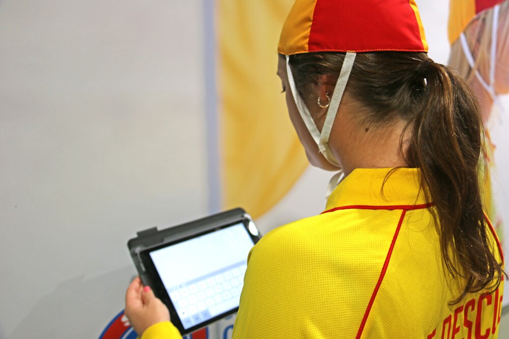 Surf life savers ride wave of communication technology on Gold Coast ...