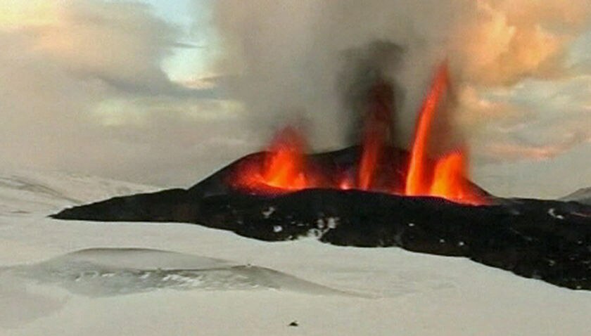 Tourists flock to erupting volcano - ABC News