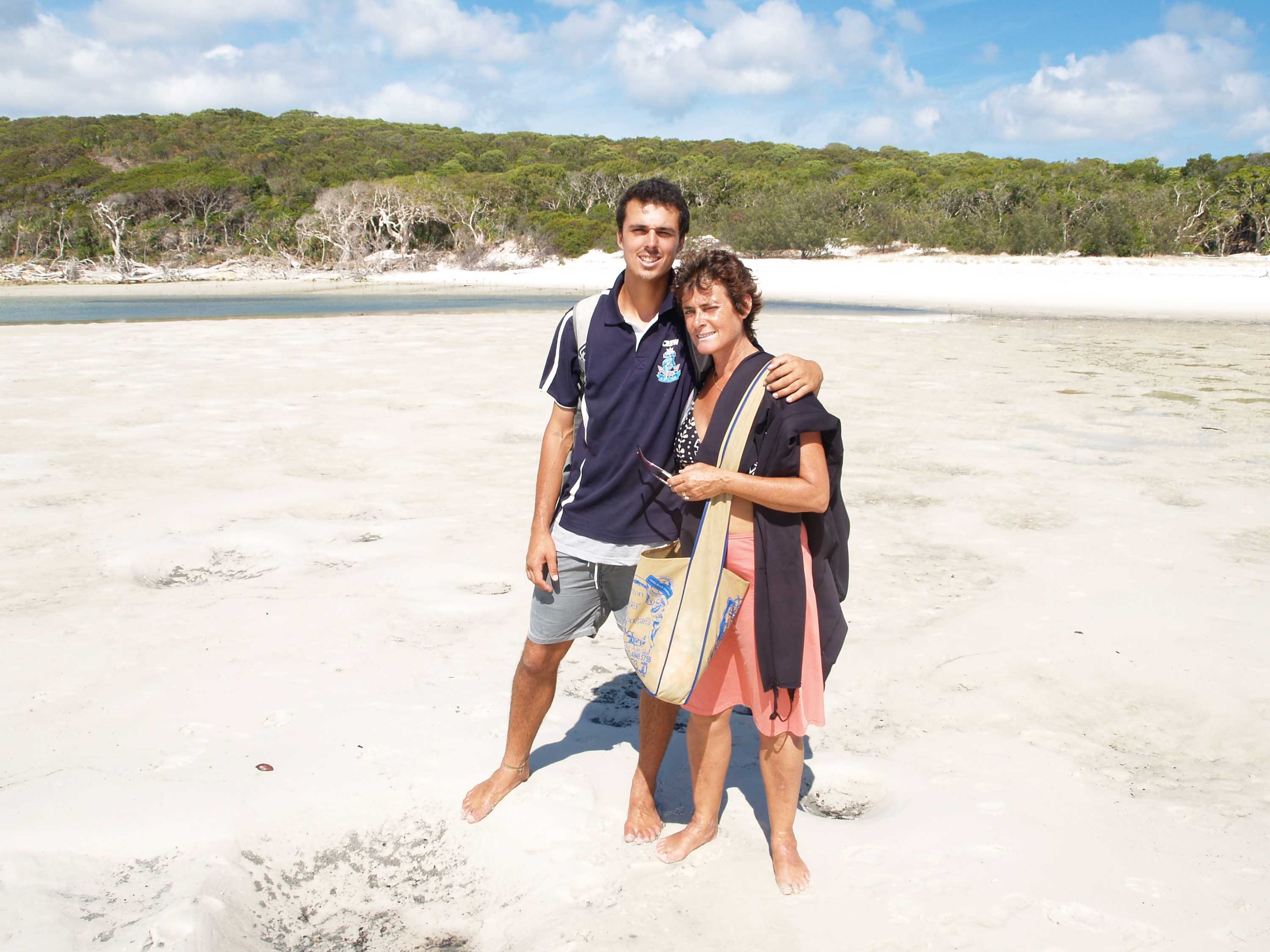 Parents of drowned pearl diver Jarrod Hampton say industry should ...
